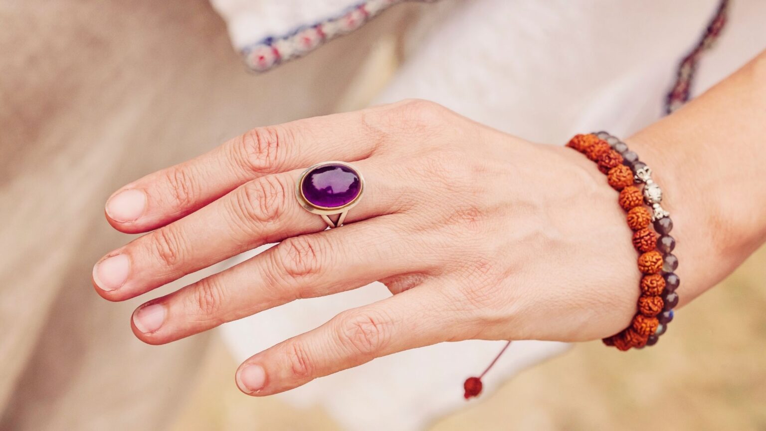 15+ Amethyst Stone Benefits & Healing Properties