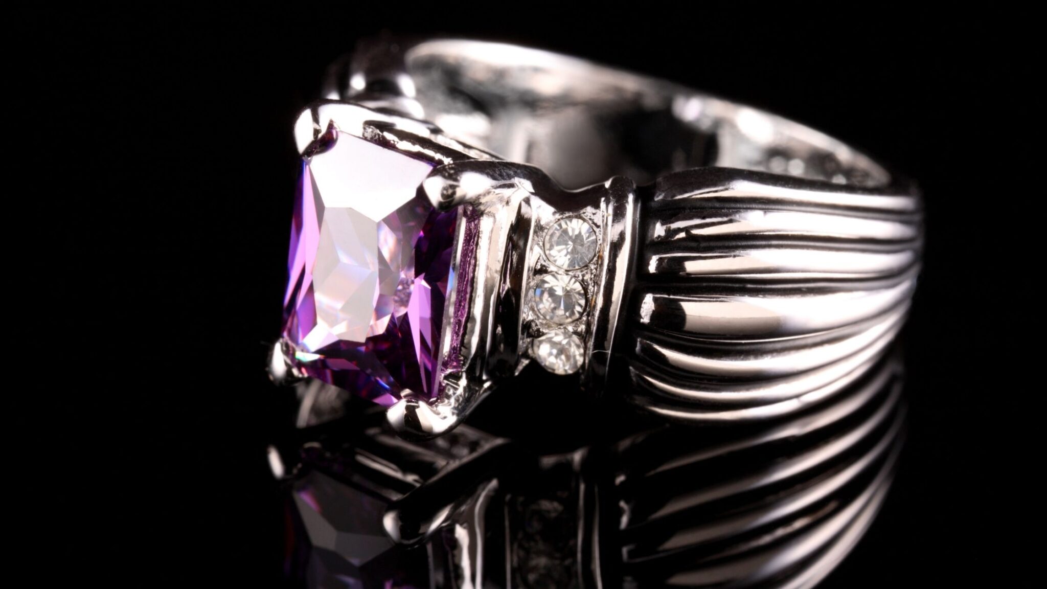 15+ Benefits of Amethyst & Healing Properties - Pmkk Gems